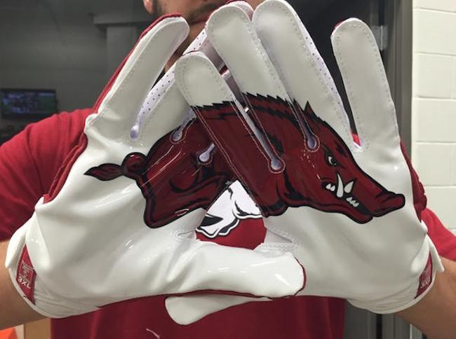 Photo: Arkansas wearing new gloves in 2015 - Saturday Down South