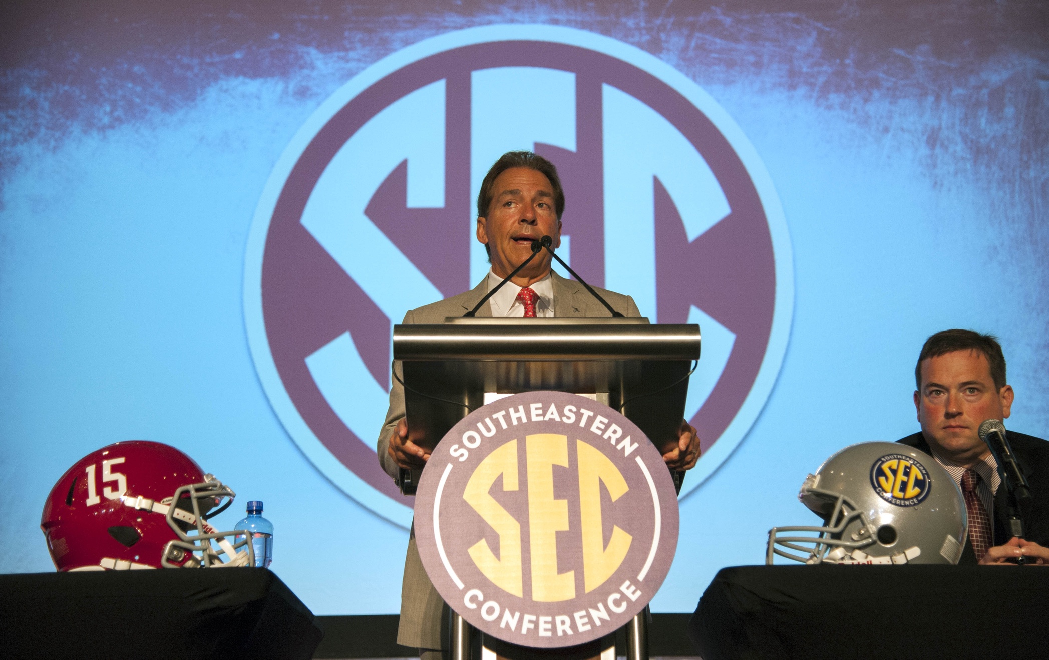 SEC coaches take strong stances on domestic violence, Confederate flag ...