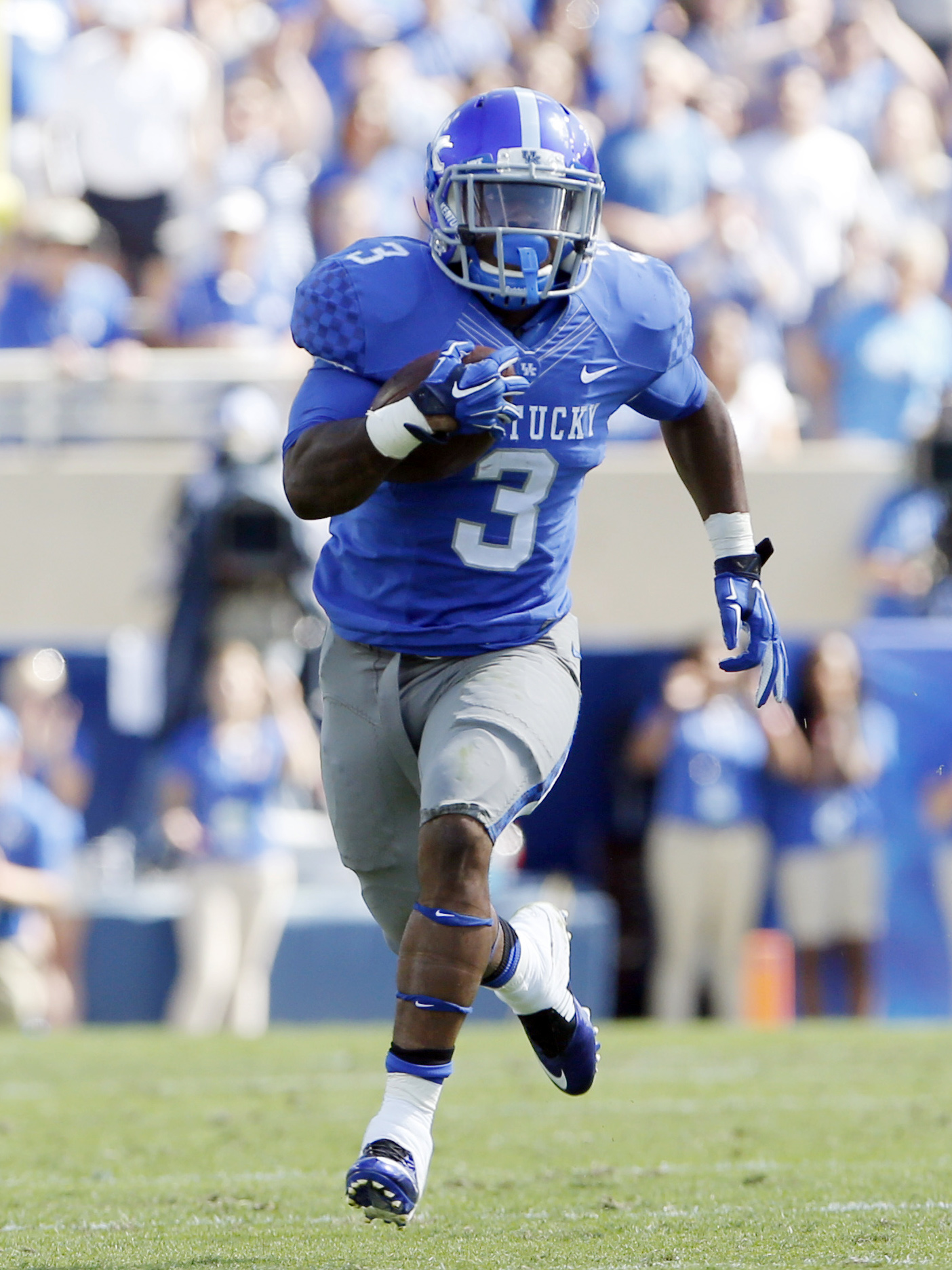 Video: Long run highlights big first half from UK RB Jojo Kemp ...