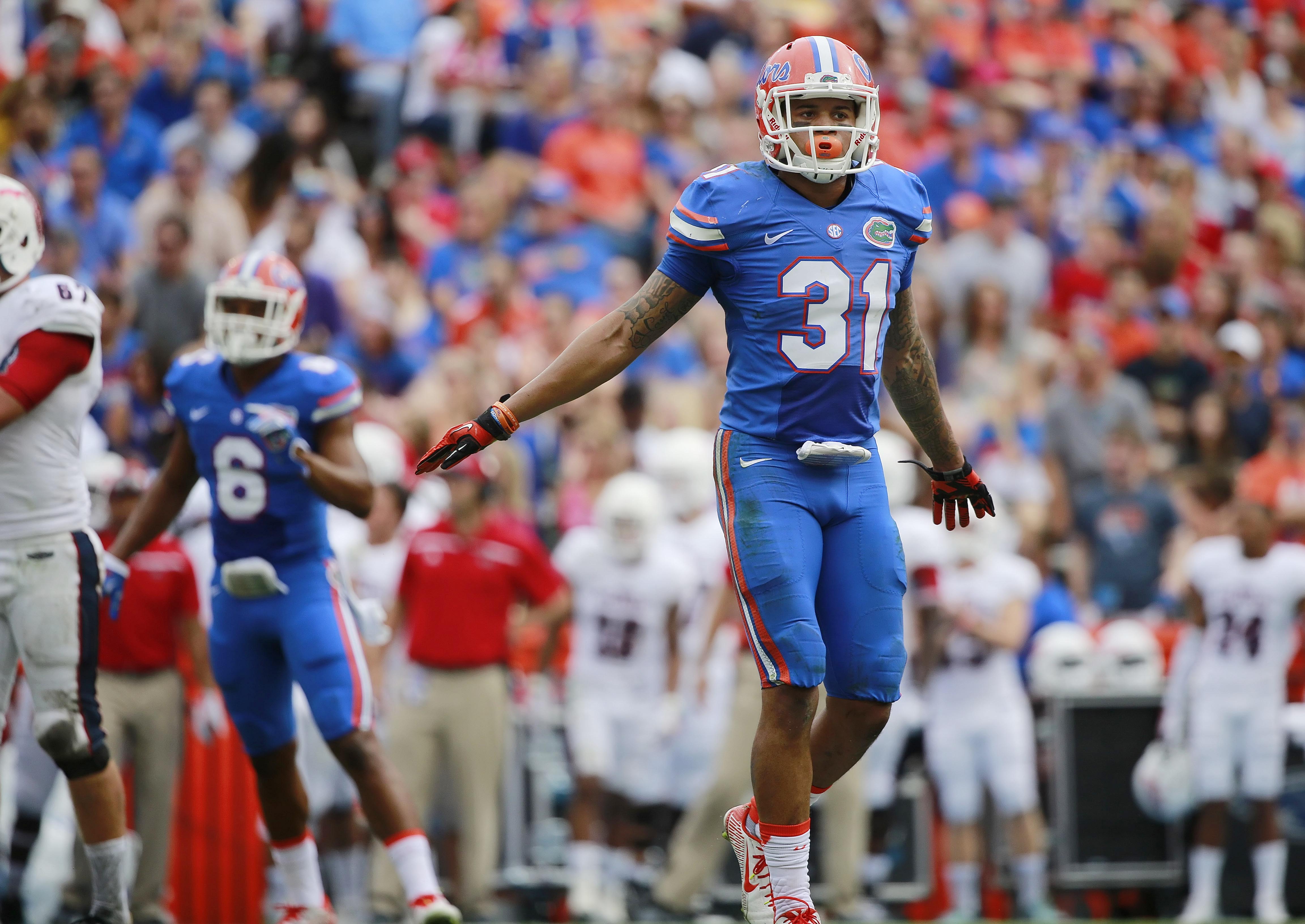 Photo: Jalen Tabor sending out thank you cards to his former coach ...