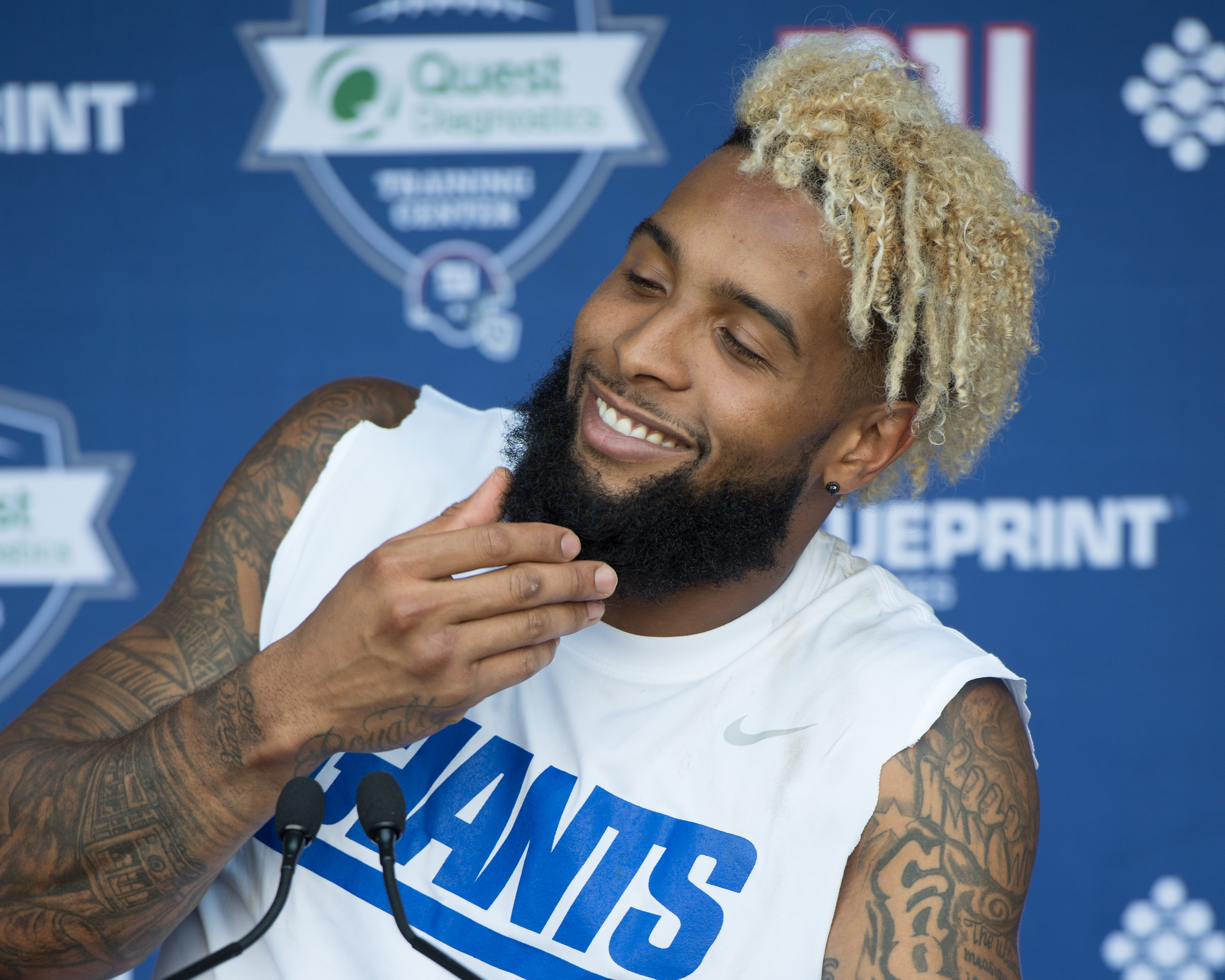 WATCH: Odell Beckham celebrates new contract in Giants locker room ...