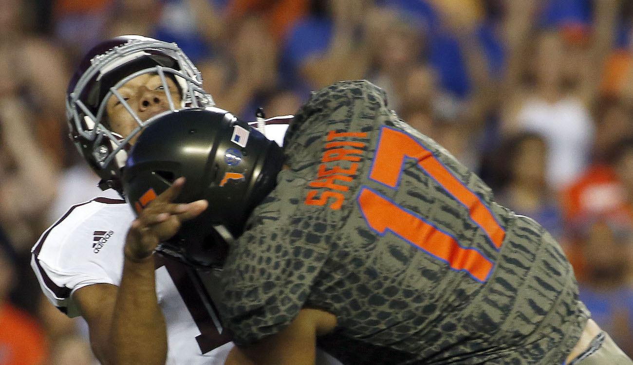 Florida DL Jordan Sherit carted off the field - Saturday Down South