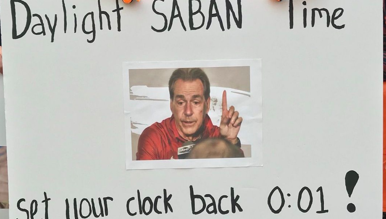 Best College GameDay signs from rivalry week at the Iron Bowl ...
