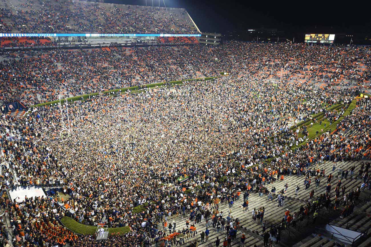 3 SEC fanbases listed as the favorites to storm the field first in 2018 ...