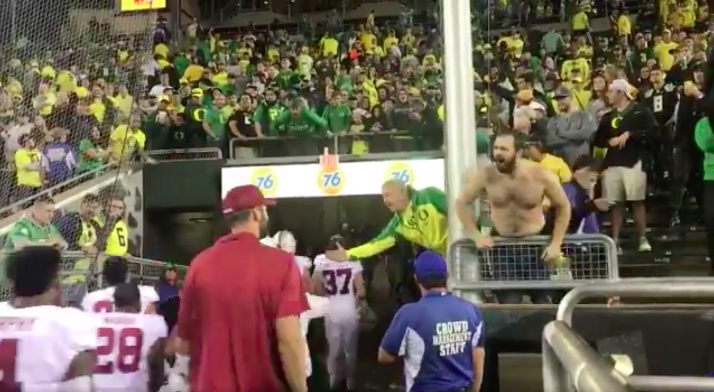 WATCH: What Oregon fans did after losing to Stanford proves they're the ...
