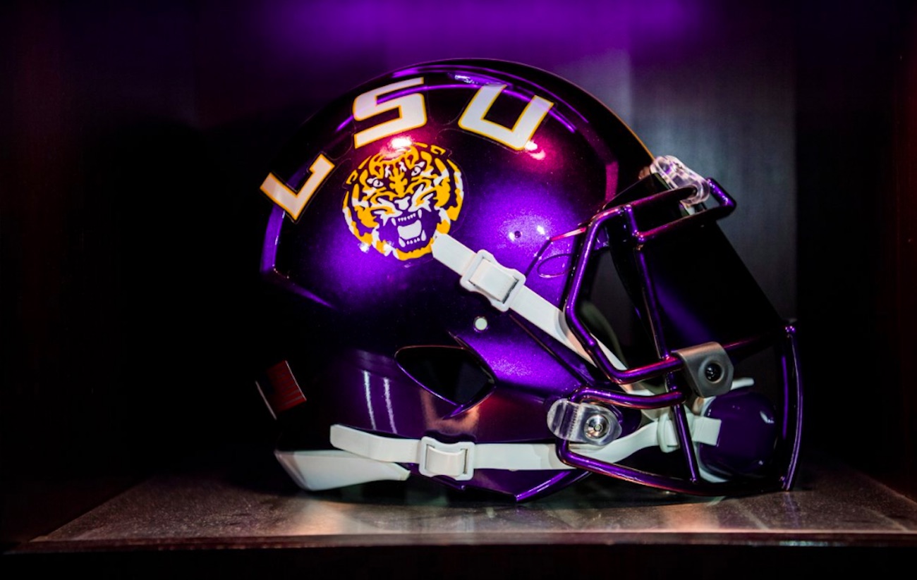 LSU fans react to Tigers' awesome new color-changing helmet, alternate ...