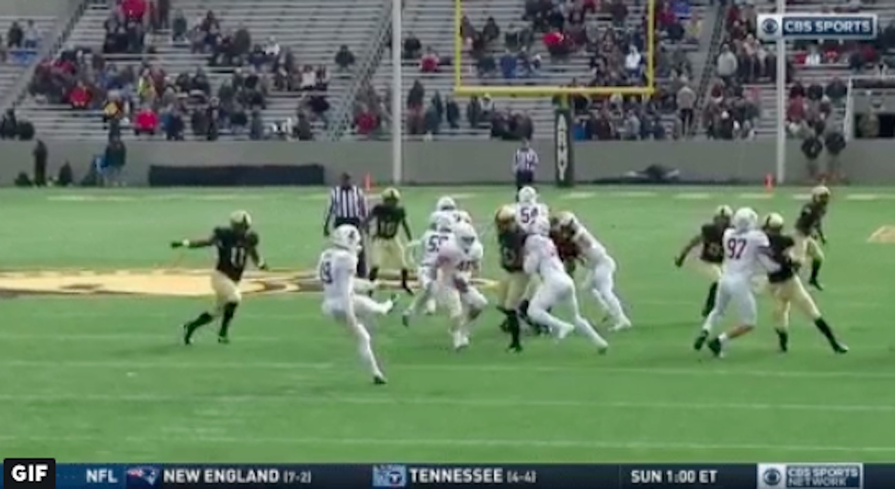 WATCH: Army defender blocks punt by getting blasted in the face by the ...