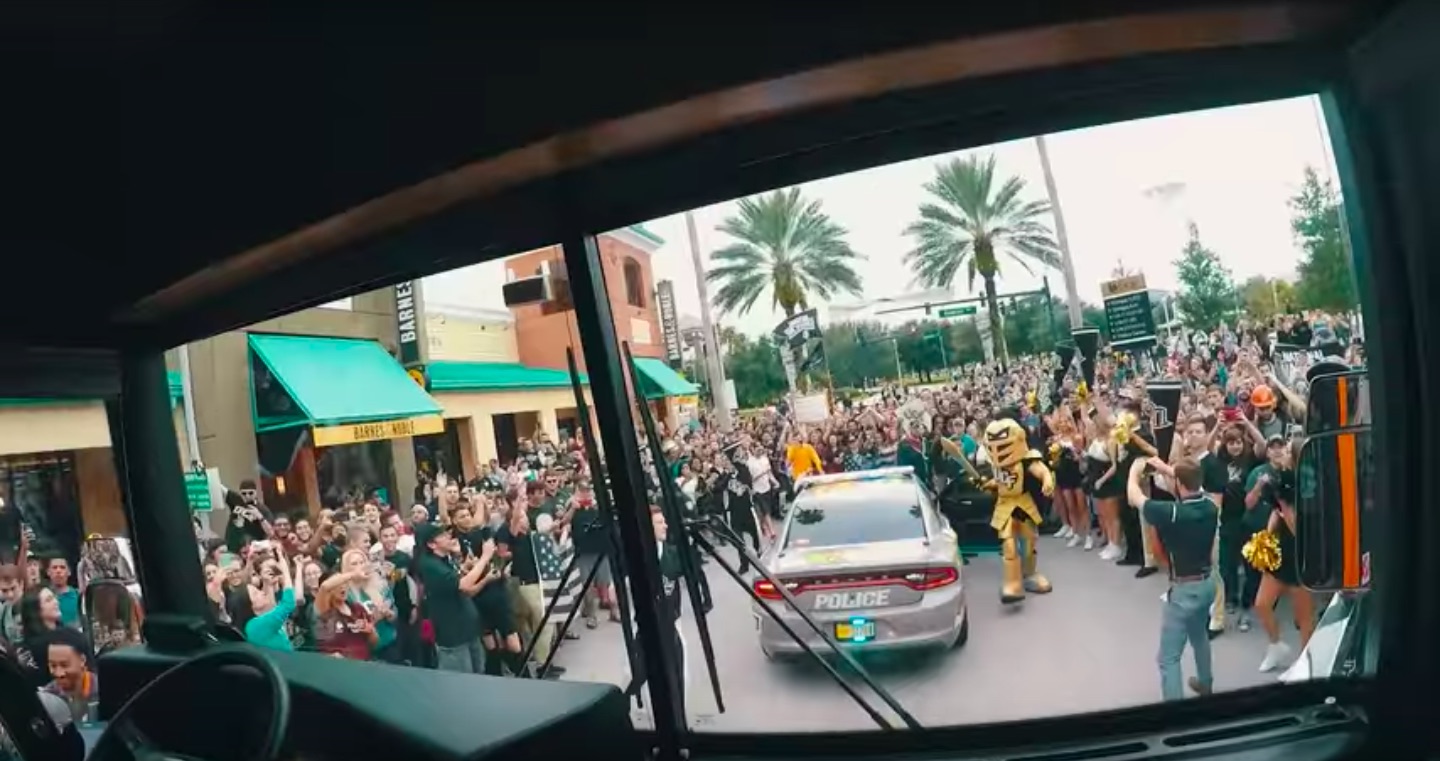 WATCH: College GameDay bus receives wild welcome at UCF - Saturday Down ...