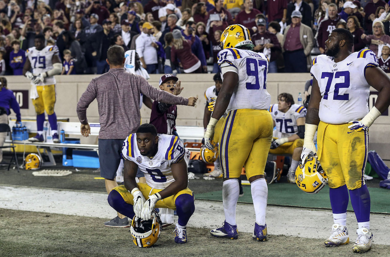 LOOK: LSU players, fans are irate with officials following end of 7OT ...