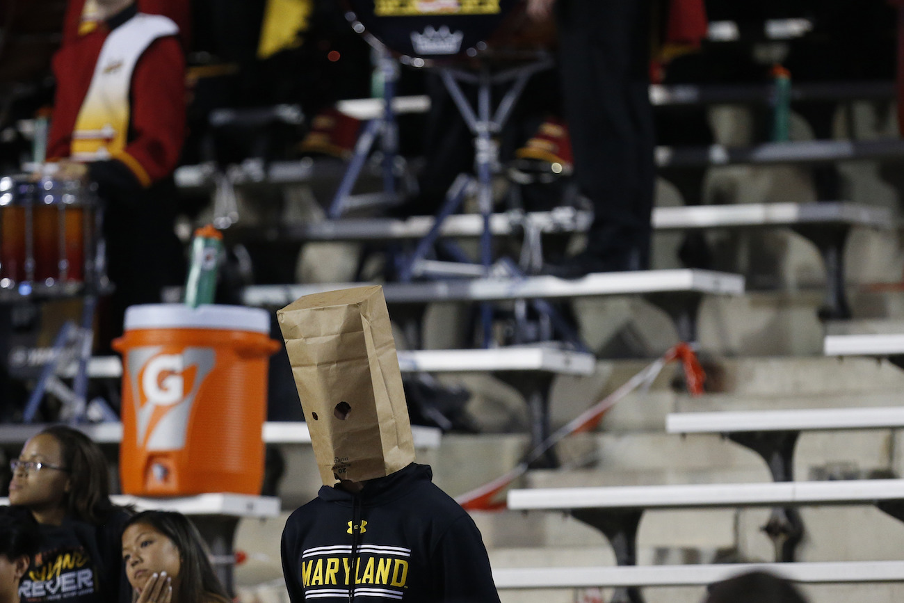 Maryland fan goes viral for perfect reaction during Terrapins' blowout ...