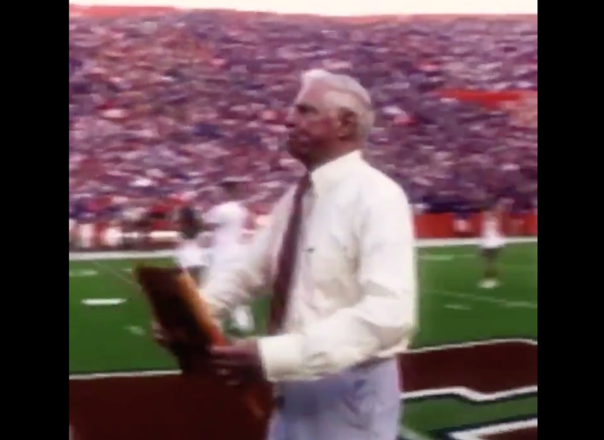 WATCH: Florida remembers Mr. Two Bits in tribute video - Saturday Down ...