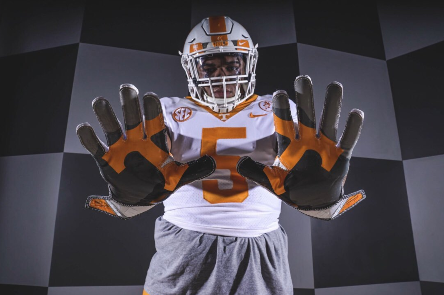 4-star defensive lineman Omari Thomas announces commitment to Tennessee ...