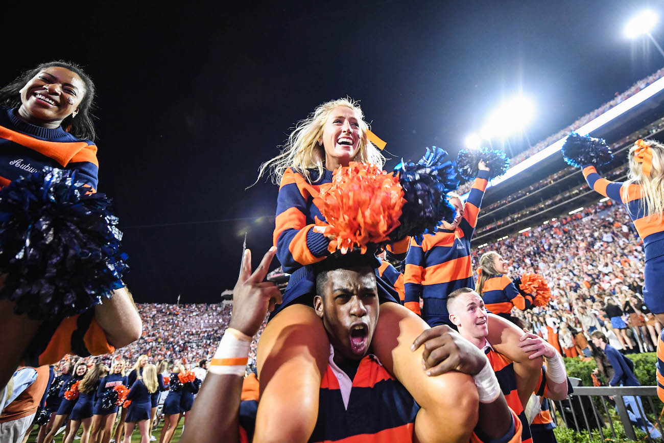 Every SEC team as an Emoji following Week 14 action - Saturday Down South