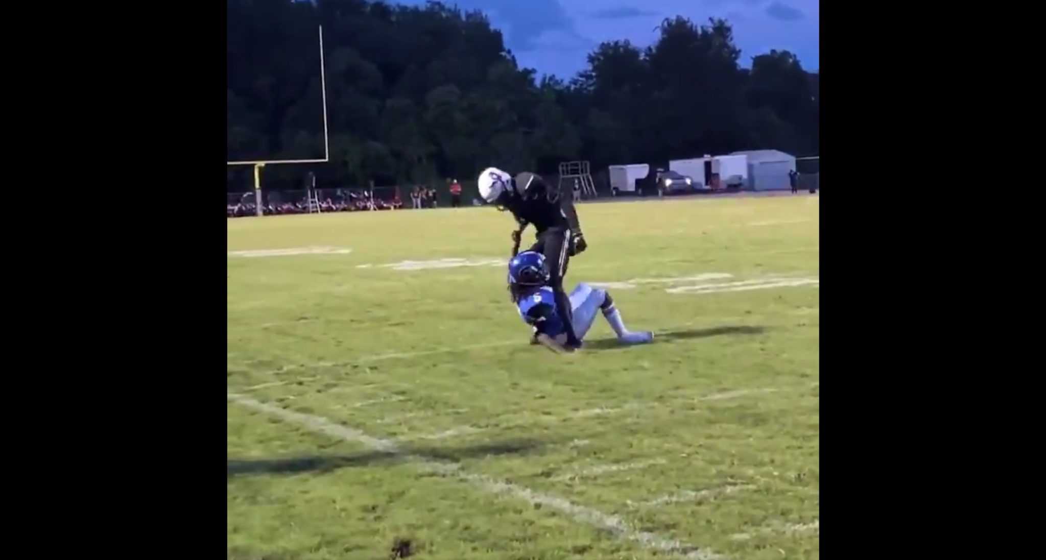 Alabama wide receiver commitment gets physical, mauls DB as blocker ...