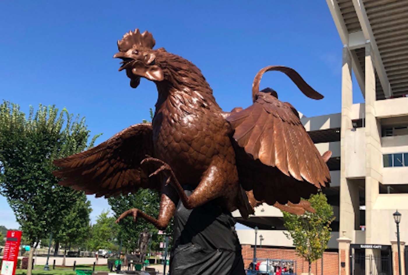 South Carolina's brand new Gamecock statue is missing 1 key piece, fans ...