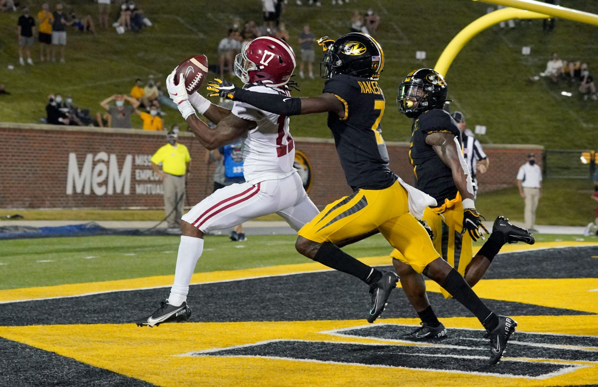 Jaylen Waddle goes from the Fifth Beatle to lead singer in Tide's multi ...