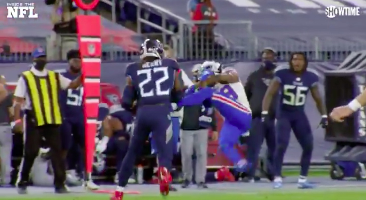 Incredible footage captures Titans' reaction to Derrick Henry's stiff ...