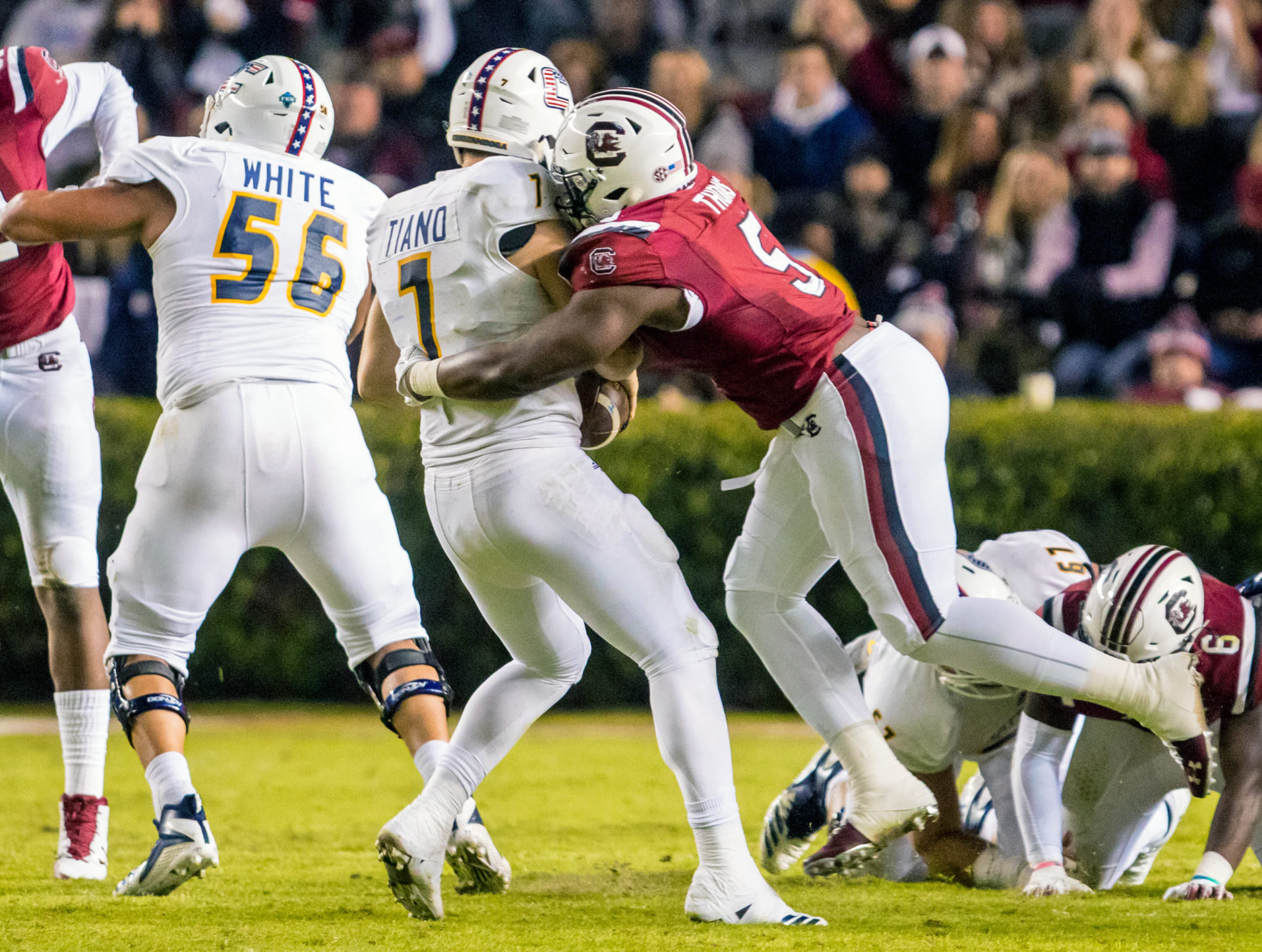 Departing South Carolina DL Keir Thomas announces he will transfer to ...