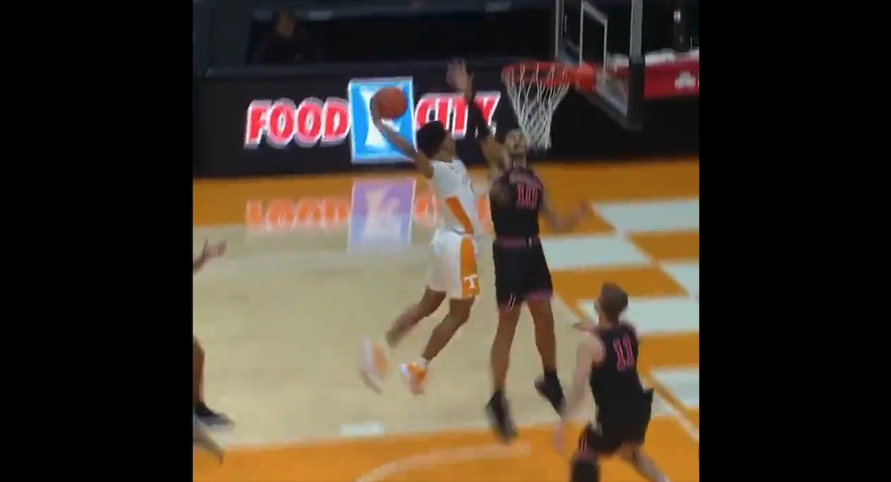 Posterized: Tennessee's Keon Johnson throws down monster dunk against ...