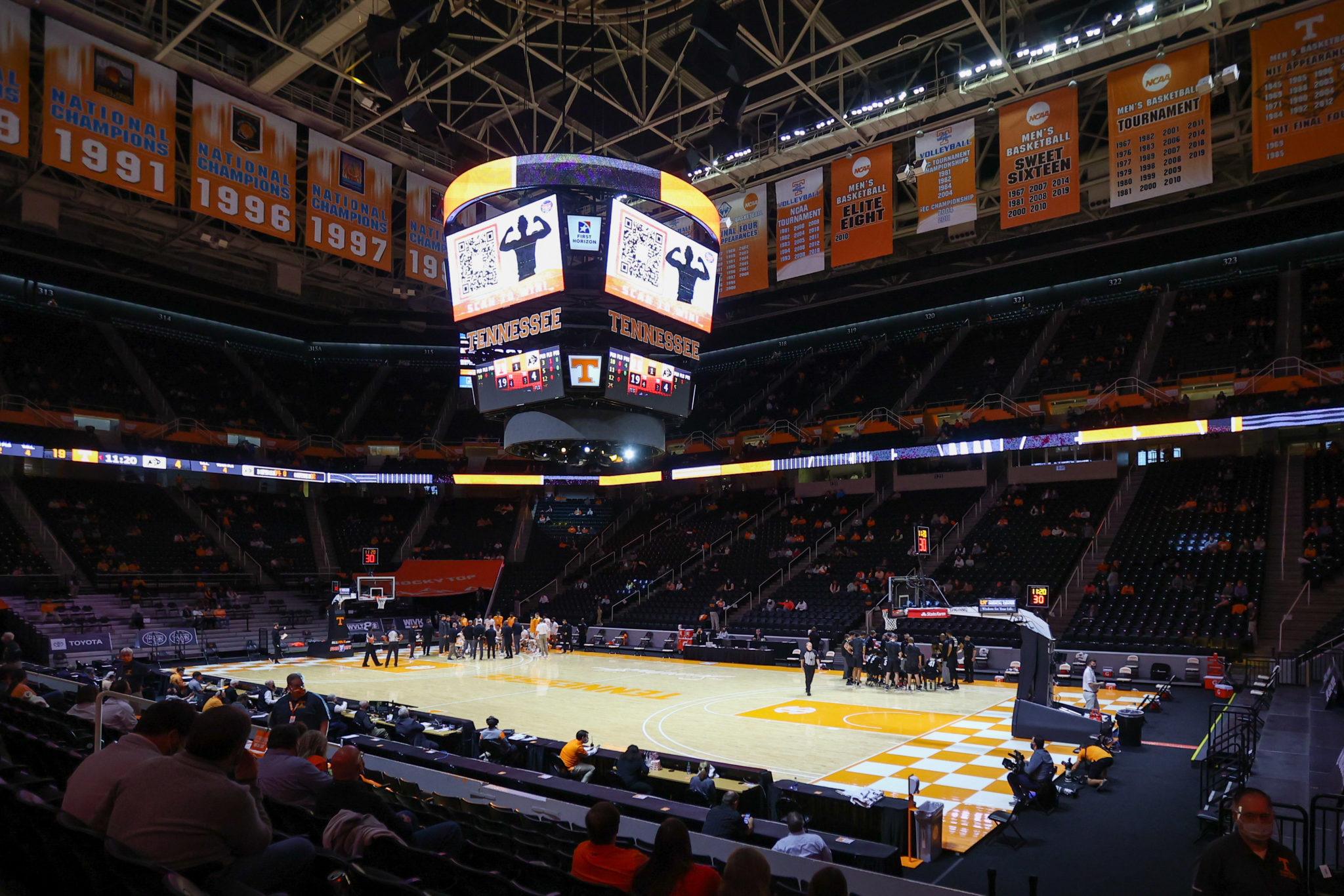Tennessee agrees to new naming deal for basketball arena - Saturday ...