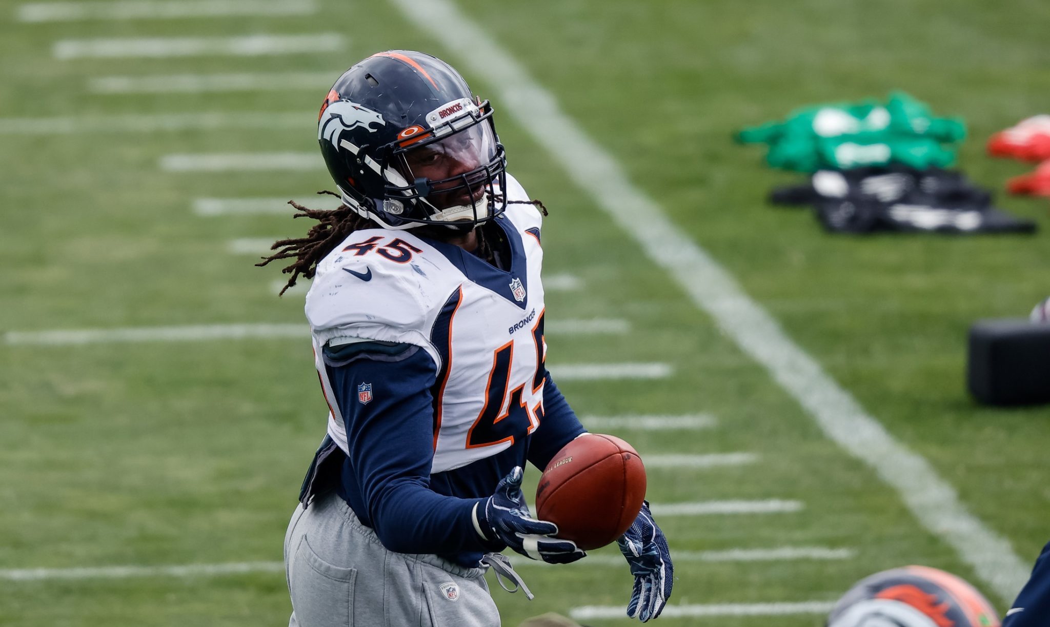Tennessee's Alexander Johnson, a two-year NFL starter, signs new ...