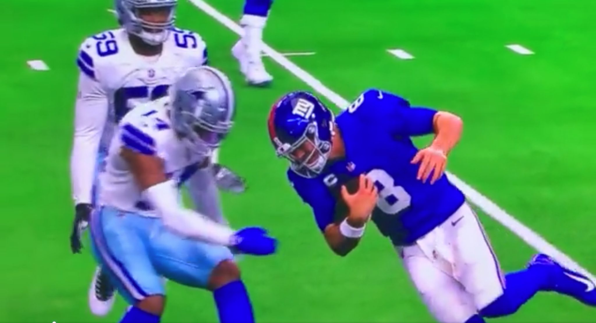 Daniel Jones leaves Giants-Cowboys game after hard hit from Jabril Cox ...