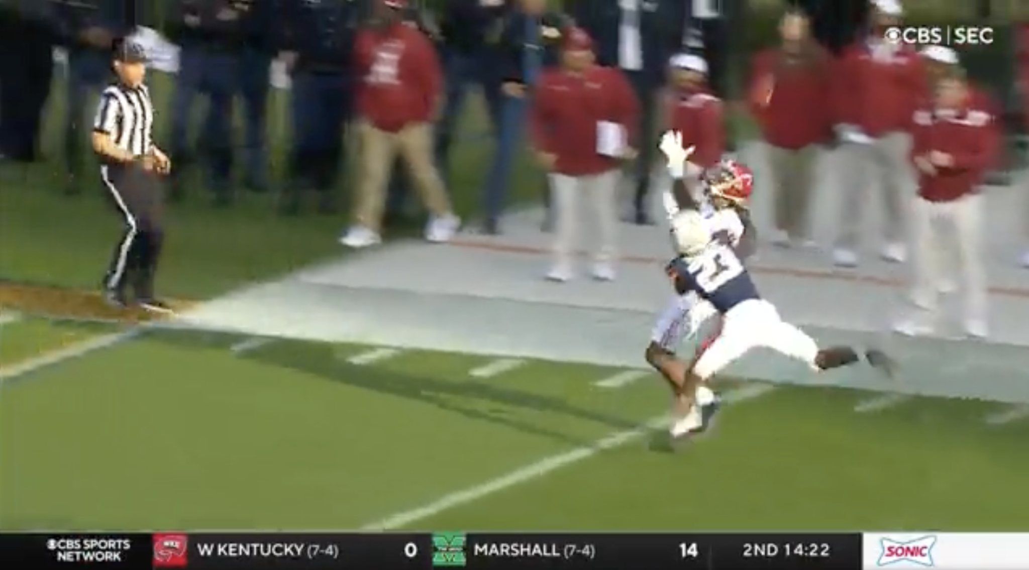 Auburn somehow escapes pass interference call against Jameson Williams ...
