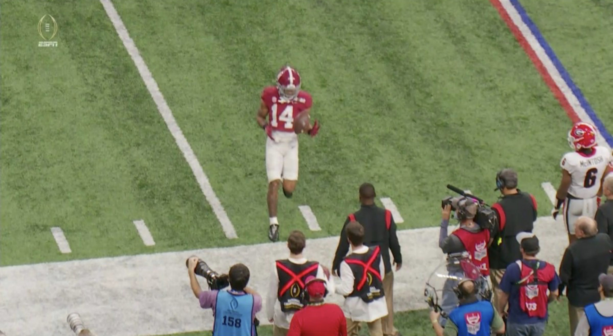 College football fans erupt over controversial Georgia fumble call ...