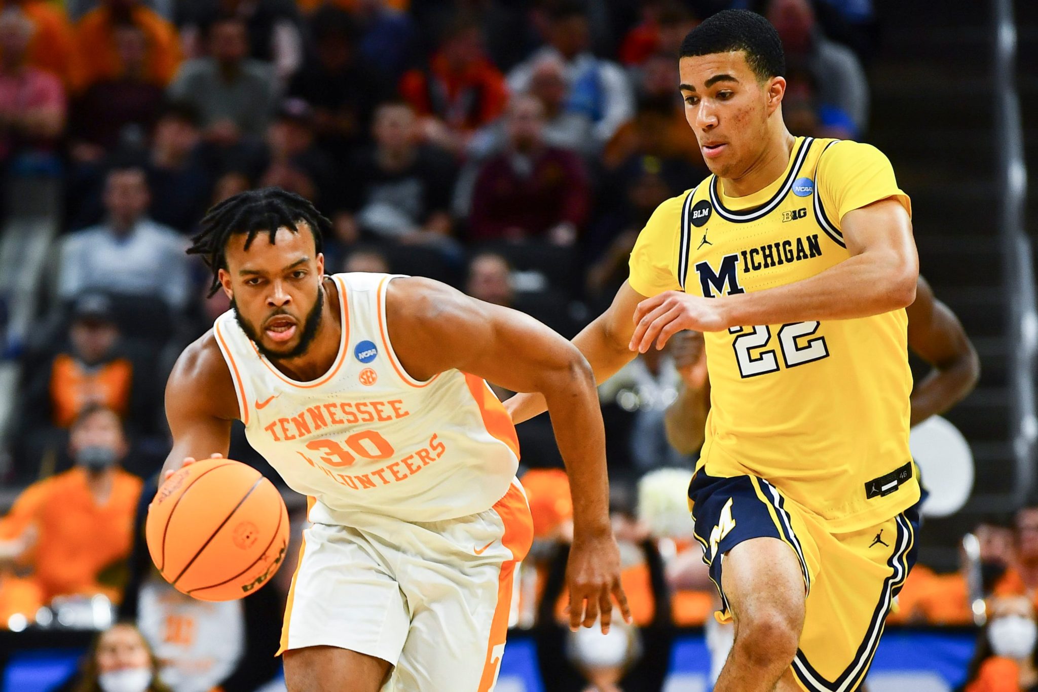 Tennessee's Josiah-Jordan James answers question aimed at Kennedy ...