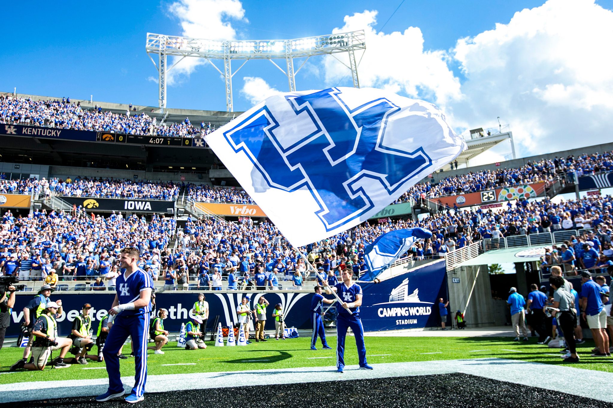 Kentucky reveals uniform combo for Saturday's game at Ole Miss ...