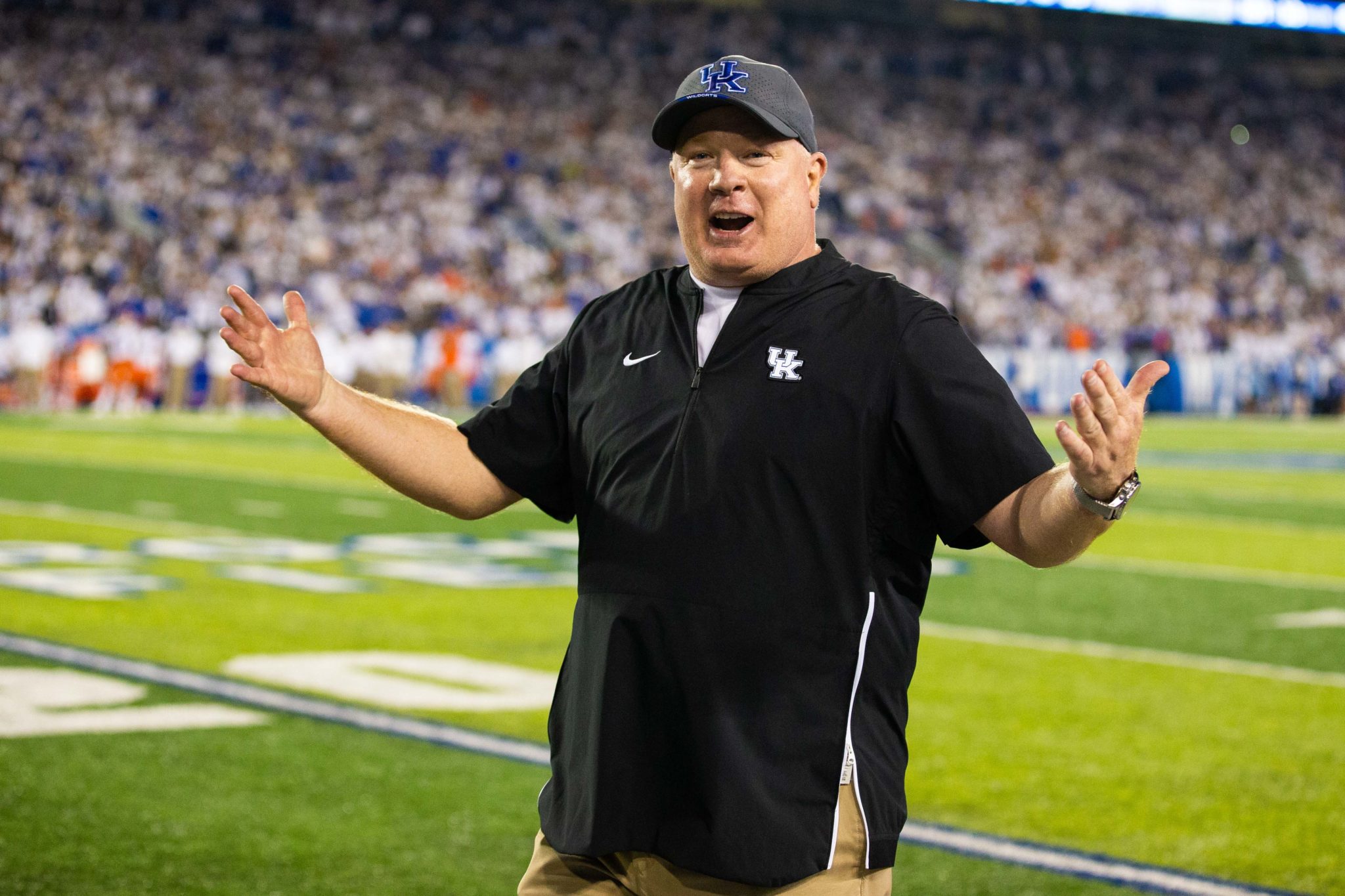 Mark Stoops compared to Axl Rose as photo of Guns N' Roses lead singer ...