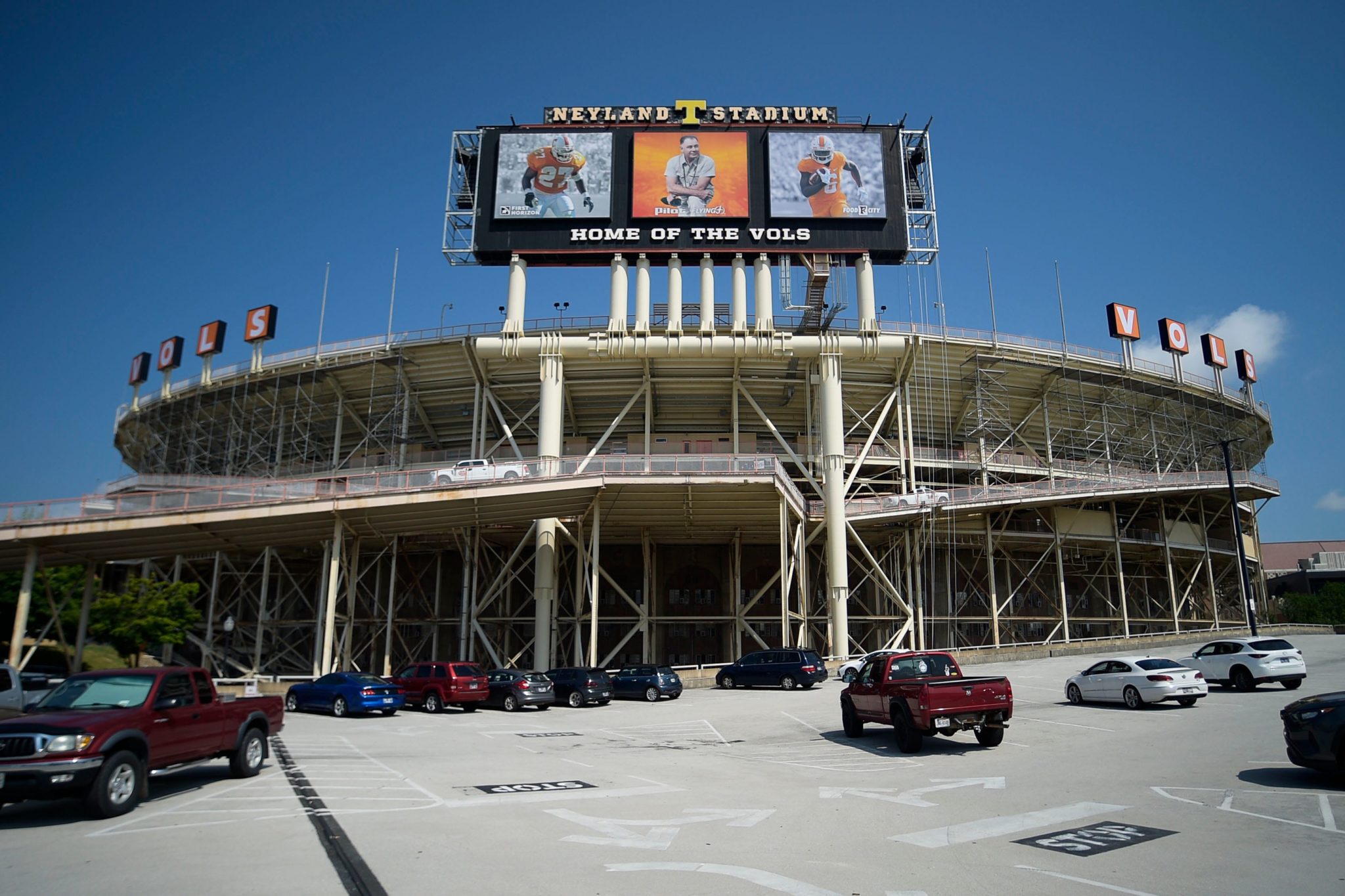 Phillip Fulmer, Tee Martin discuss Tennessee-Florida rivalry, recall ...