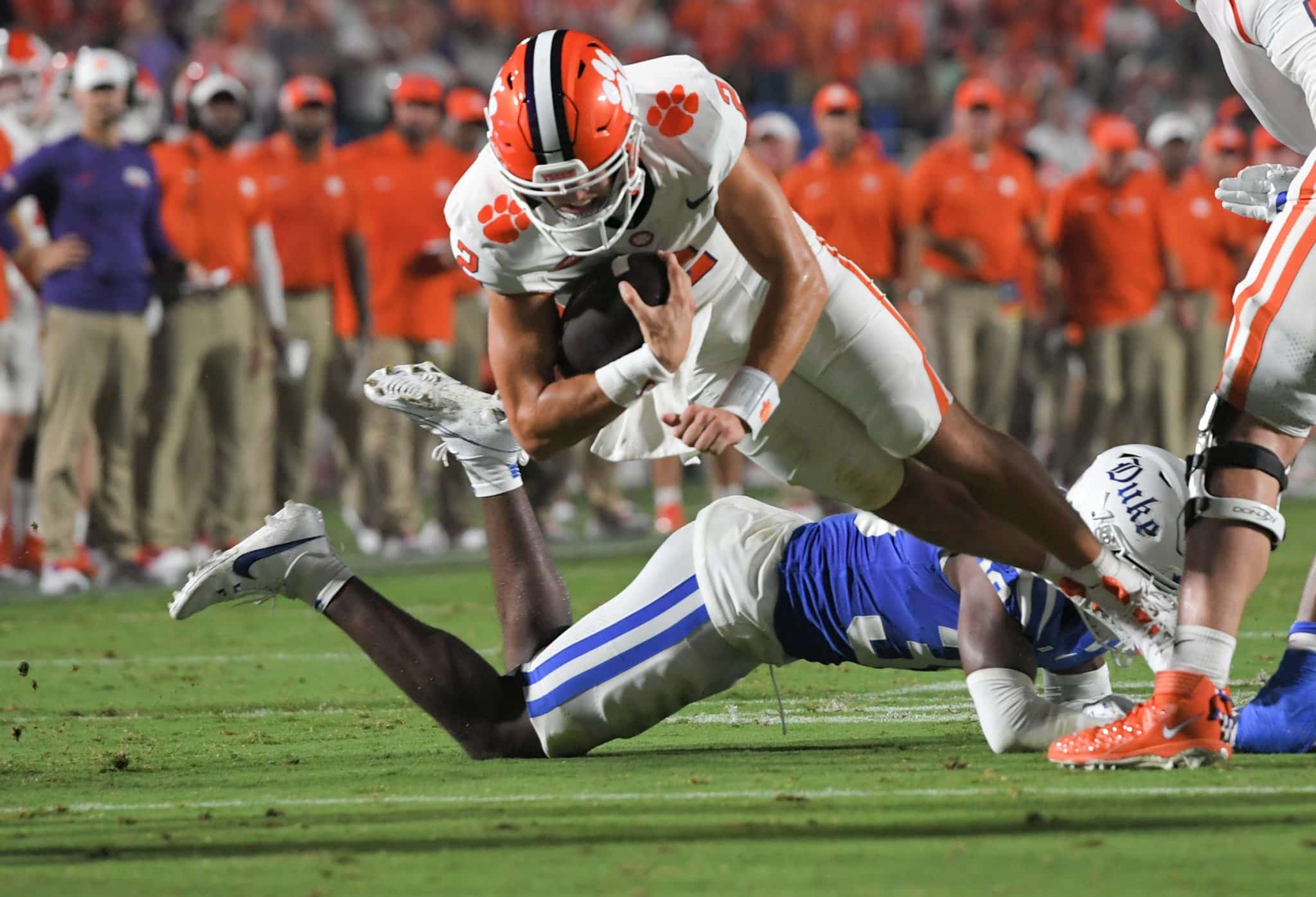 Clemson draws spicy reaction from fans, media as students chant for ...