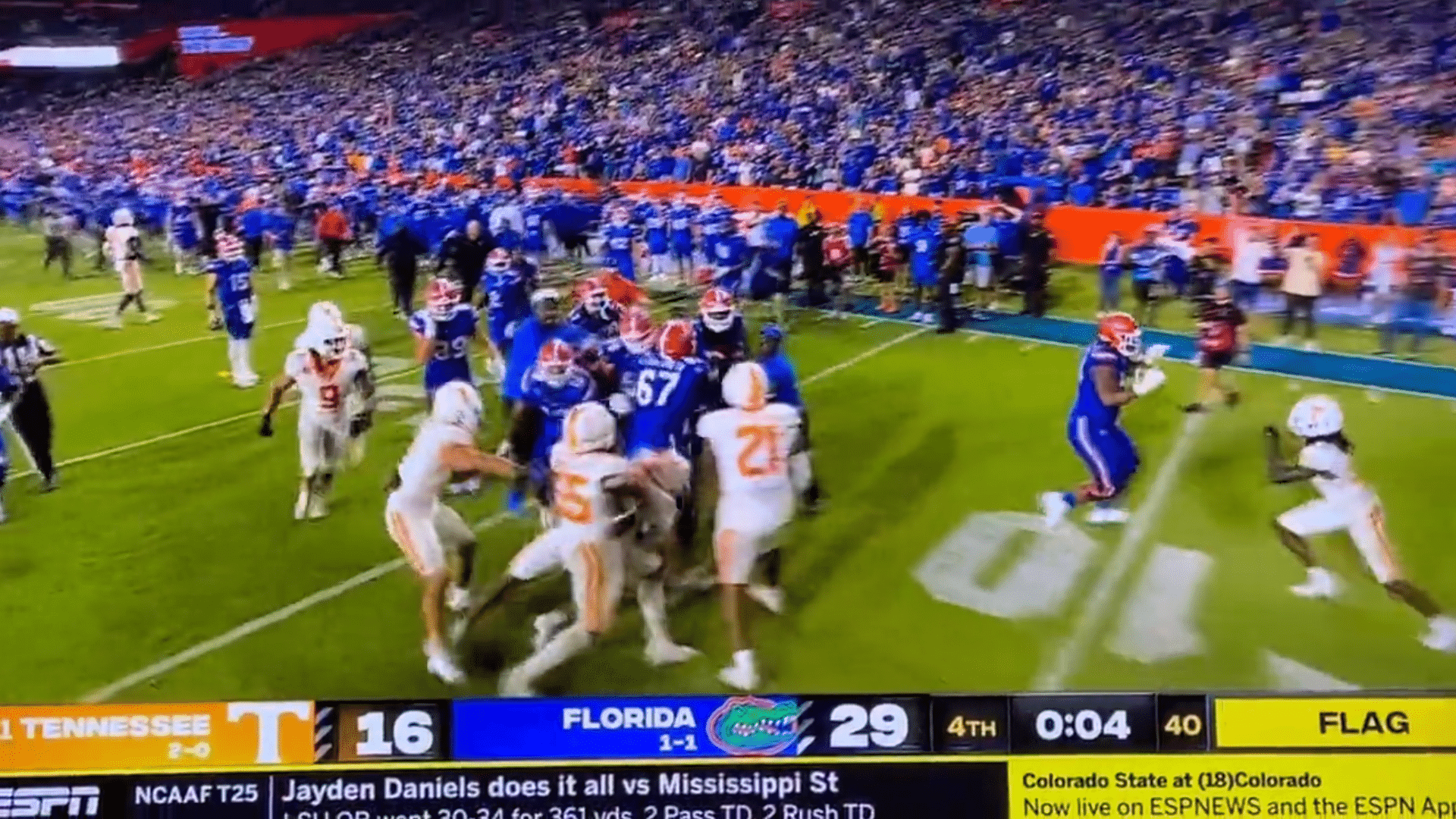 Tennessee-Florida game ends in wild scuffle between players - Saturday ...