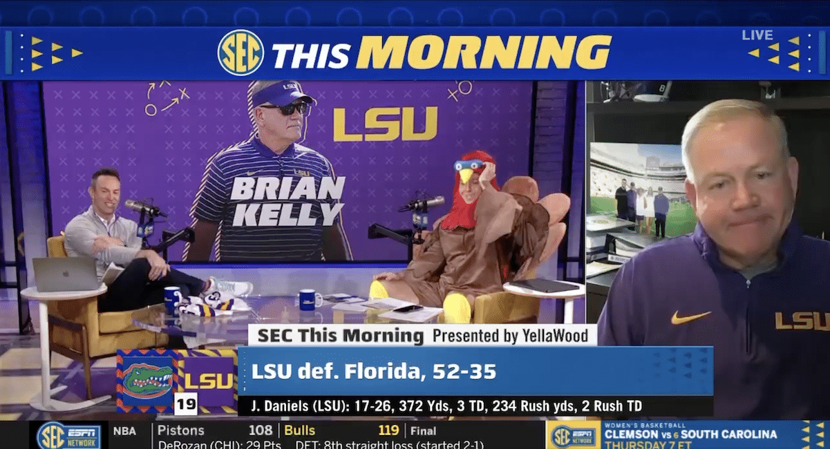 Chris Doering pays up on LSU-Florida bet, receives advice from Brian ...