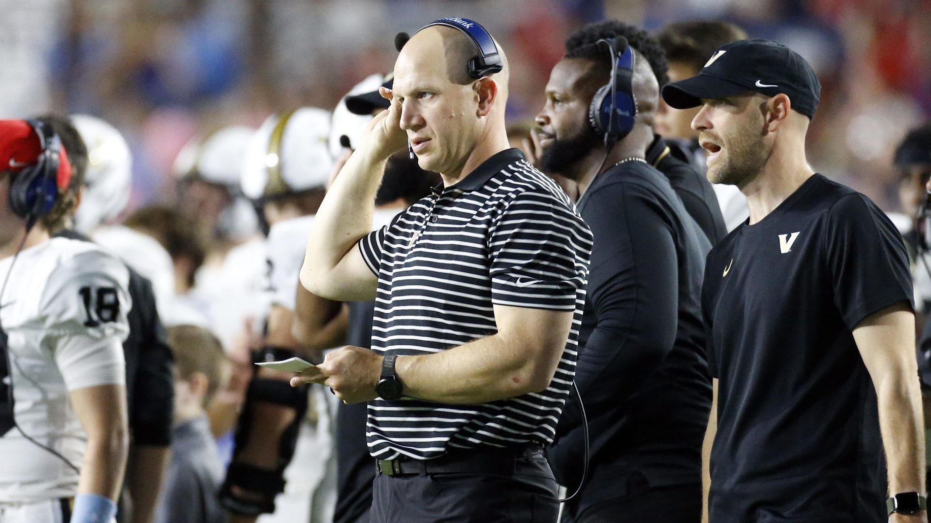 Vanderbilt answers quarterback question with former Pac-12 passer from ...