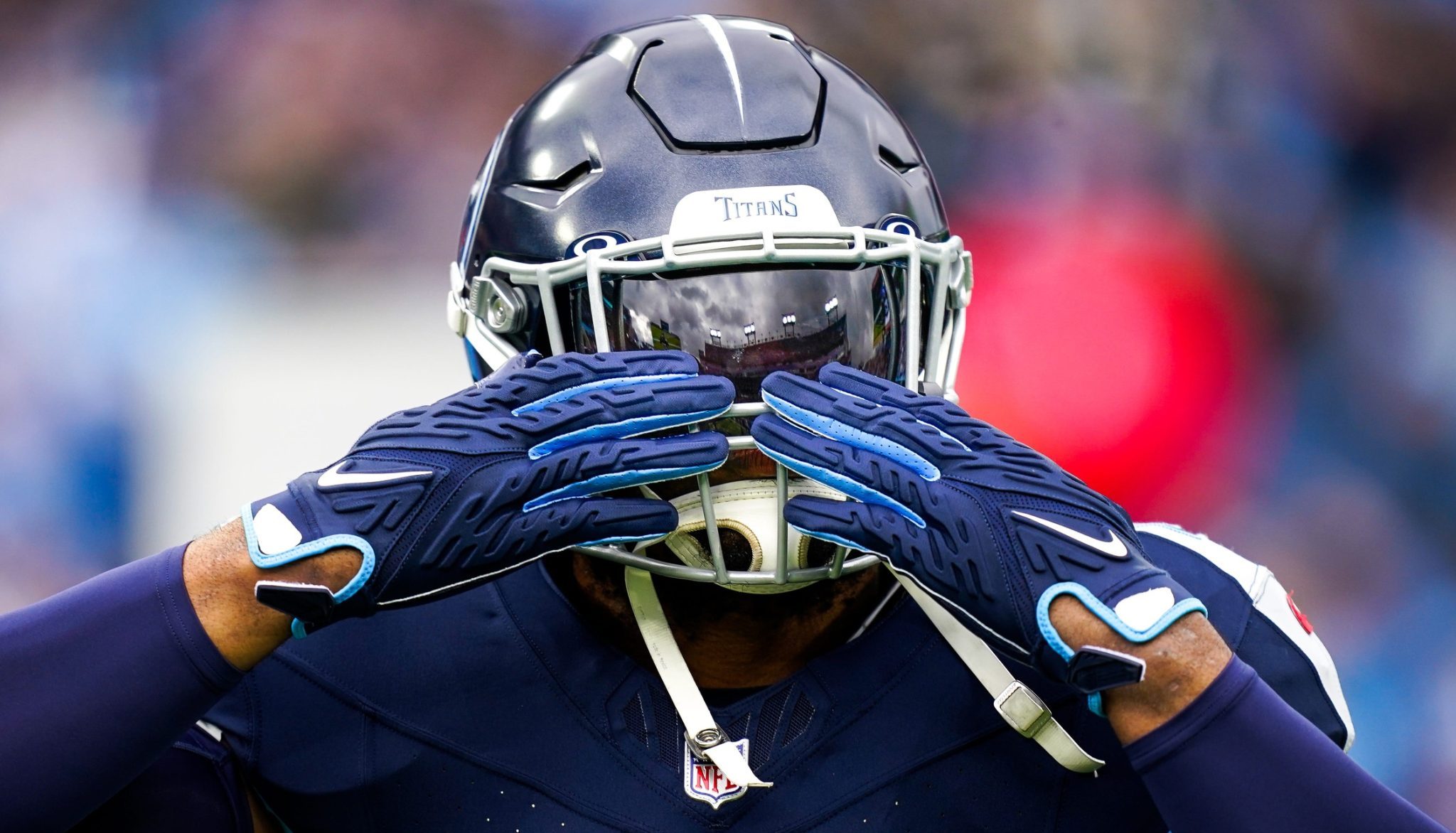 Derrick Henry bids farewell to Titans fans as star running back ...