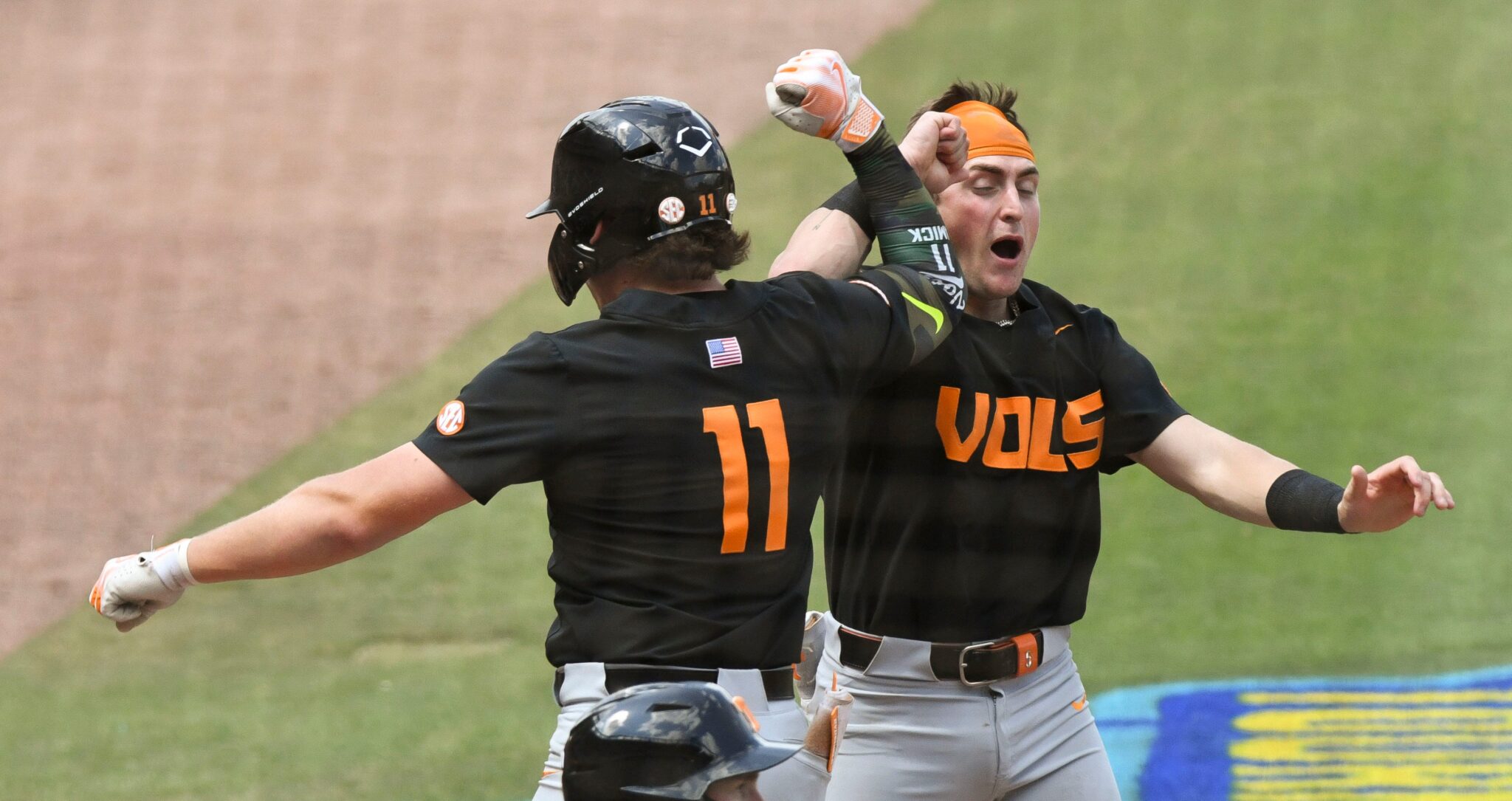 Tennessee holds off late LSU rally to win SEC Tournament title ...