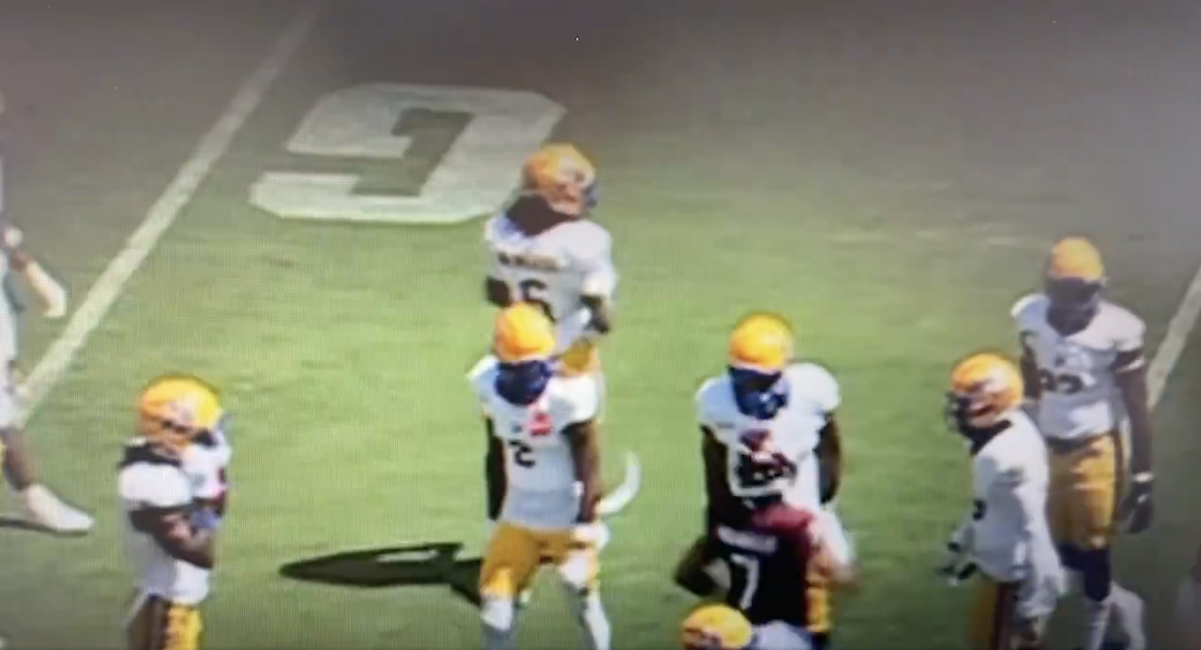 Moose Muhammad III throws punch in Texas A&M game, draws penalty flag ...