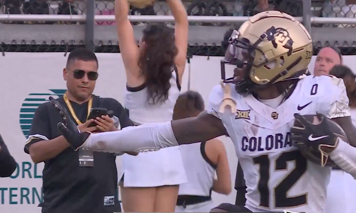 Travis Hunter hits Heisman pose after second-half interception vs. UCF ...