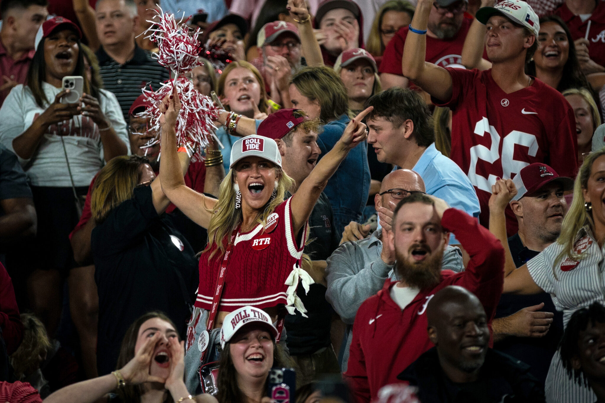 Alabama celebrates win over Georgia with raucous version of Rammer ...