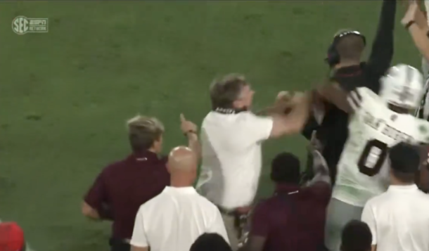 Kirby Smart shoves Mississippi State QB Michael Van Buren as he argues ...