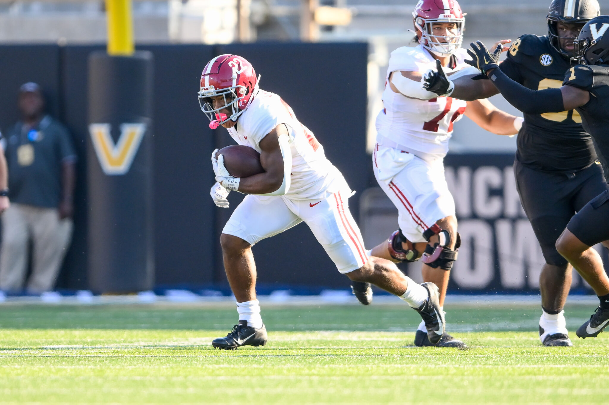 Justice Haynes gives Alabama 4th-quarter lead with strong 7-yard TD run ...