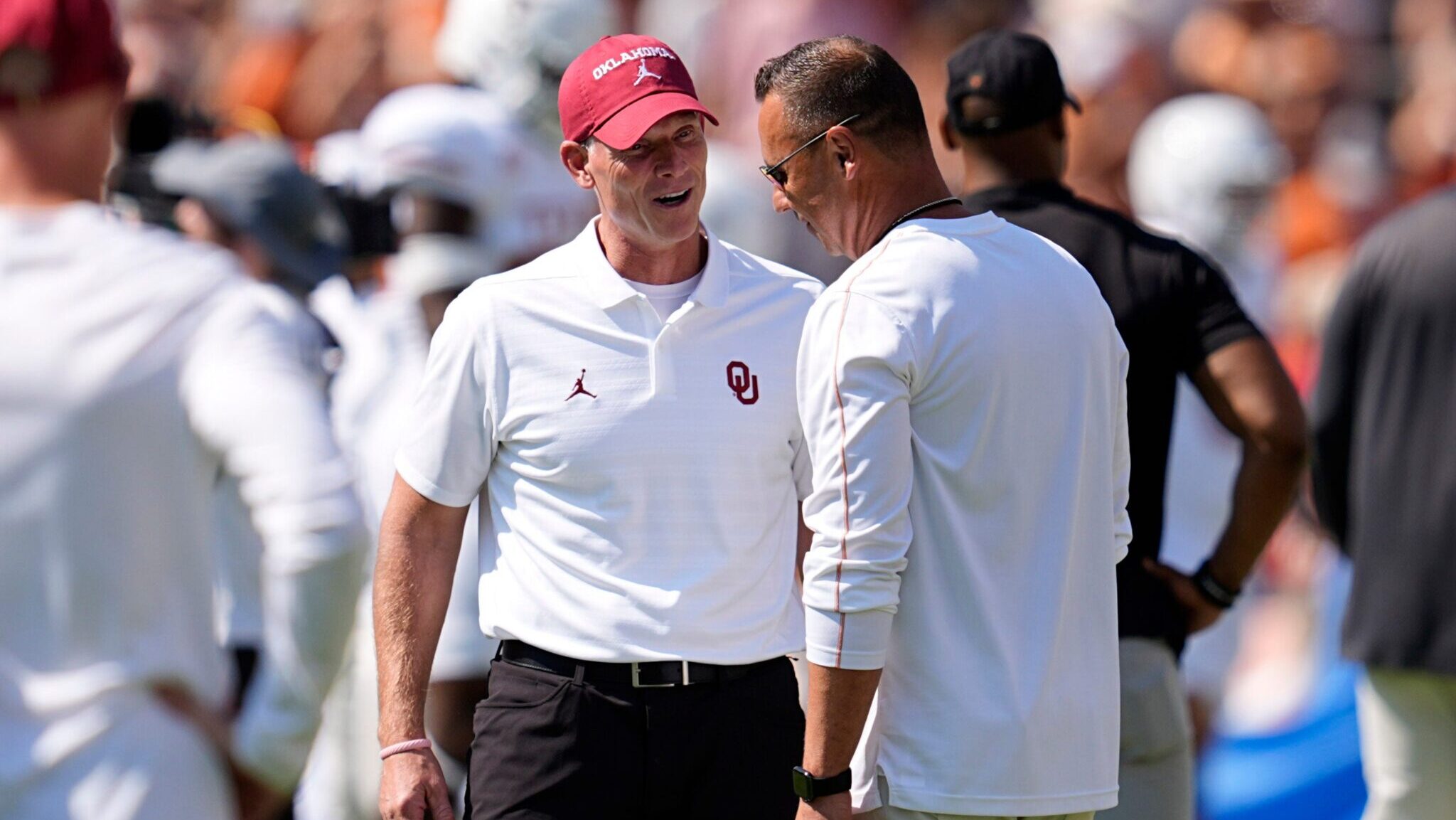 Steve Sarkisian trolls Brent Venables with corn dog after Red River ...