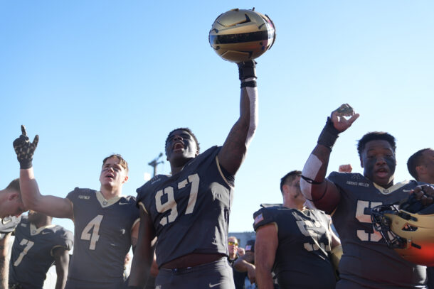 Army unveils slick skull-and-crossbones helmet for matchup vs. Air ...