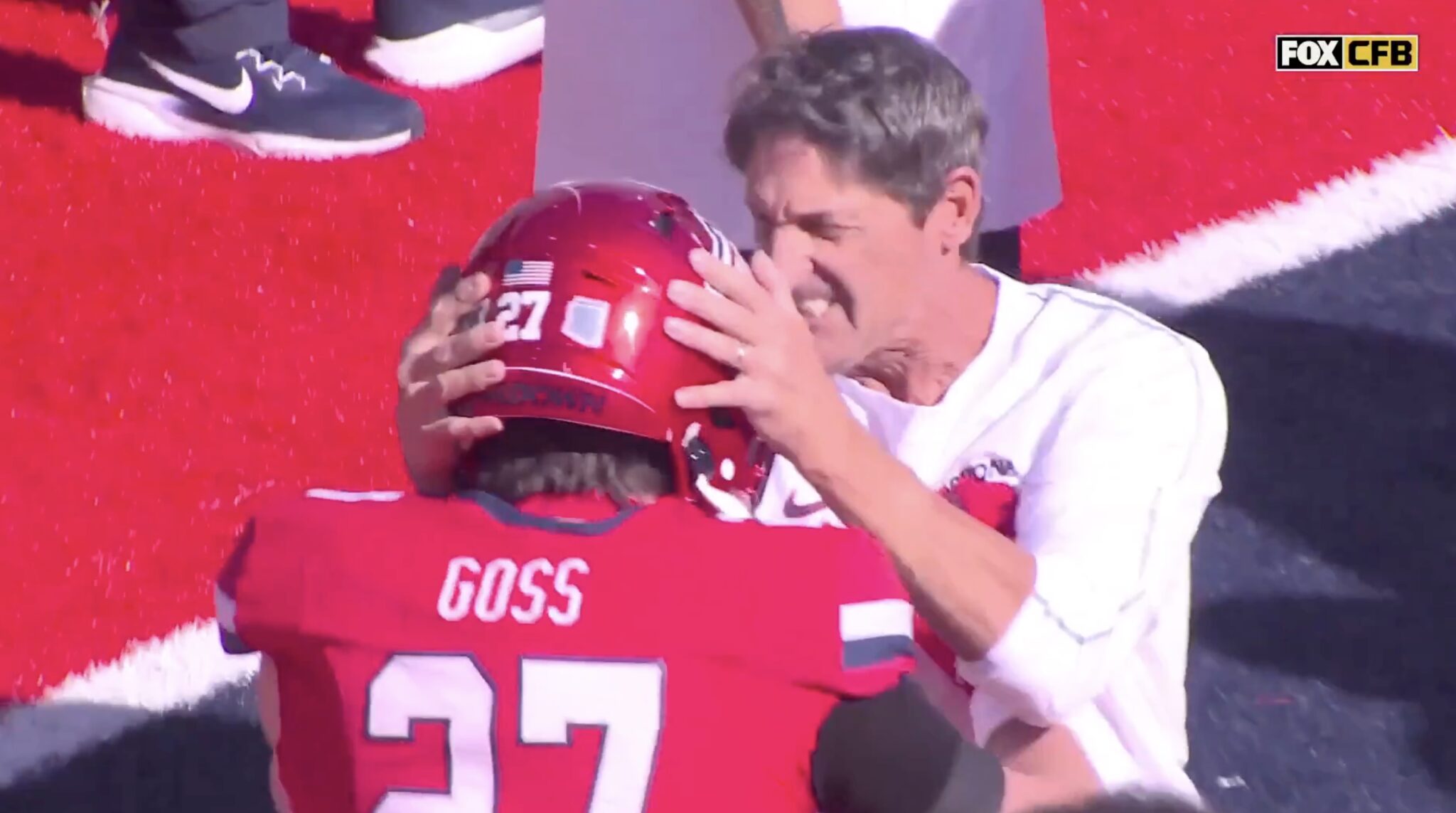College football coach earns bloody forehead after head-butting player ...