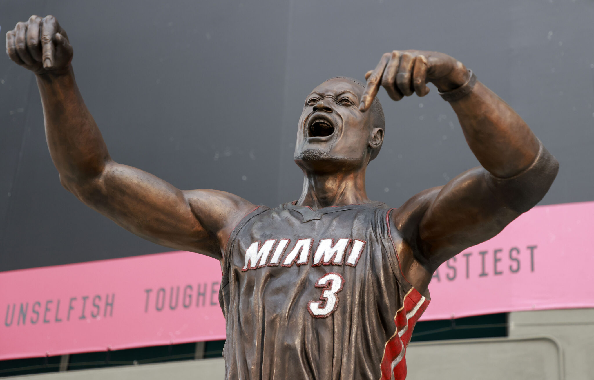 College football program uses viral Dwyane Wade statue in attempt to ...