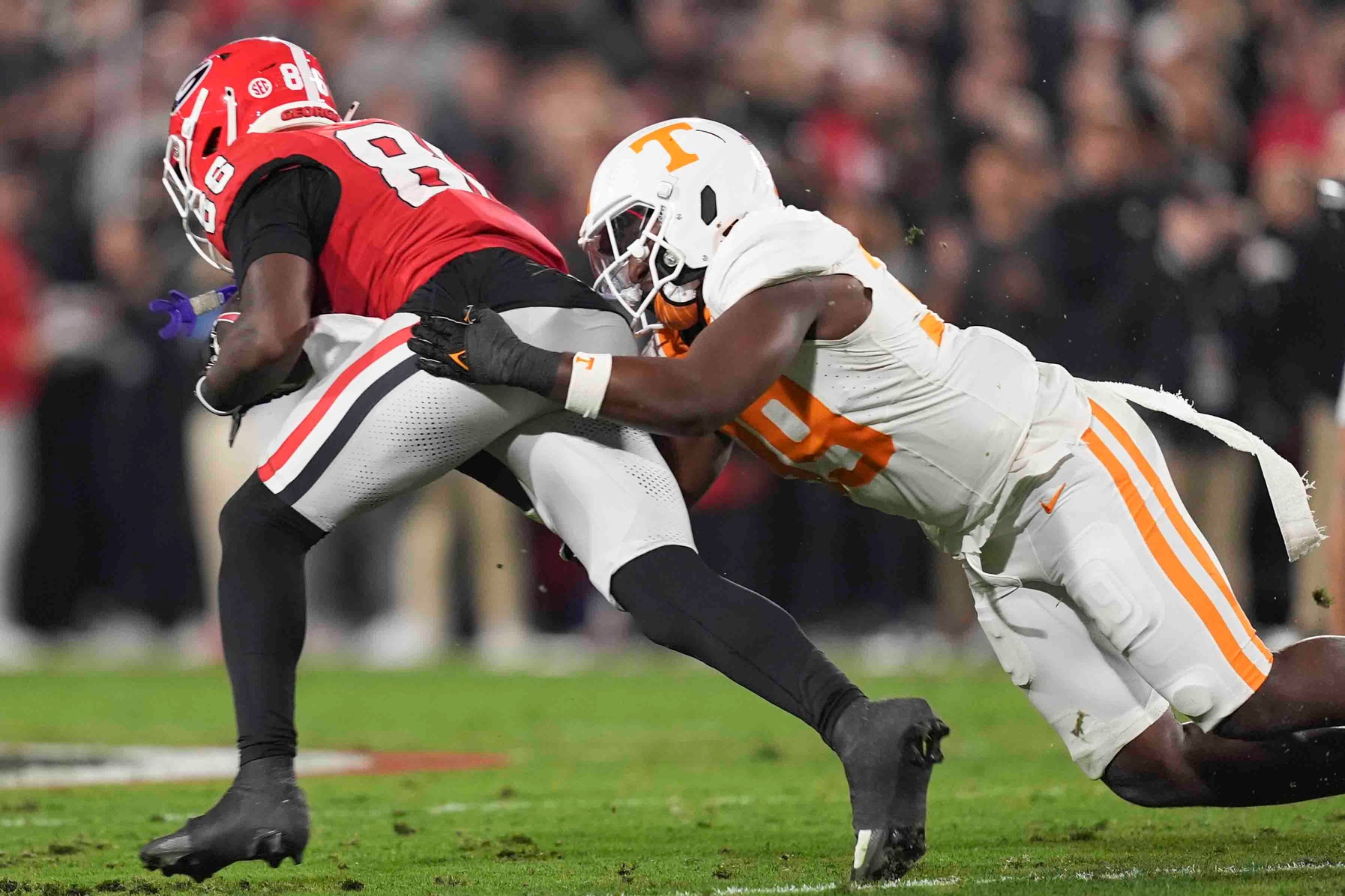 Dillon Bell exits Georgia's game vs. Tennessee with first-half injury ...