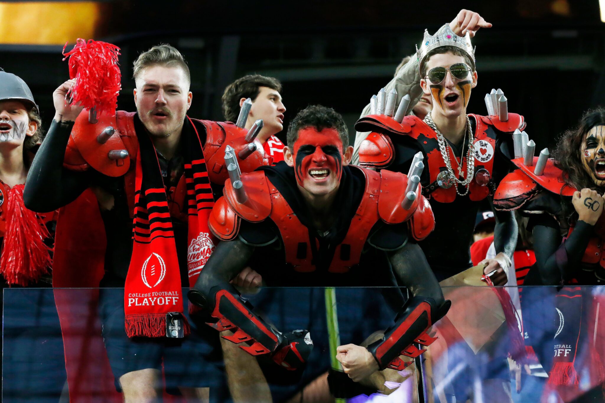 Georgia 'Spike Squad' flips Texas student towels to give 'horns down' greeting at SEC ...