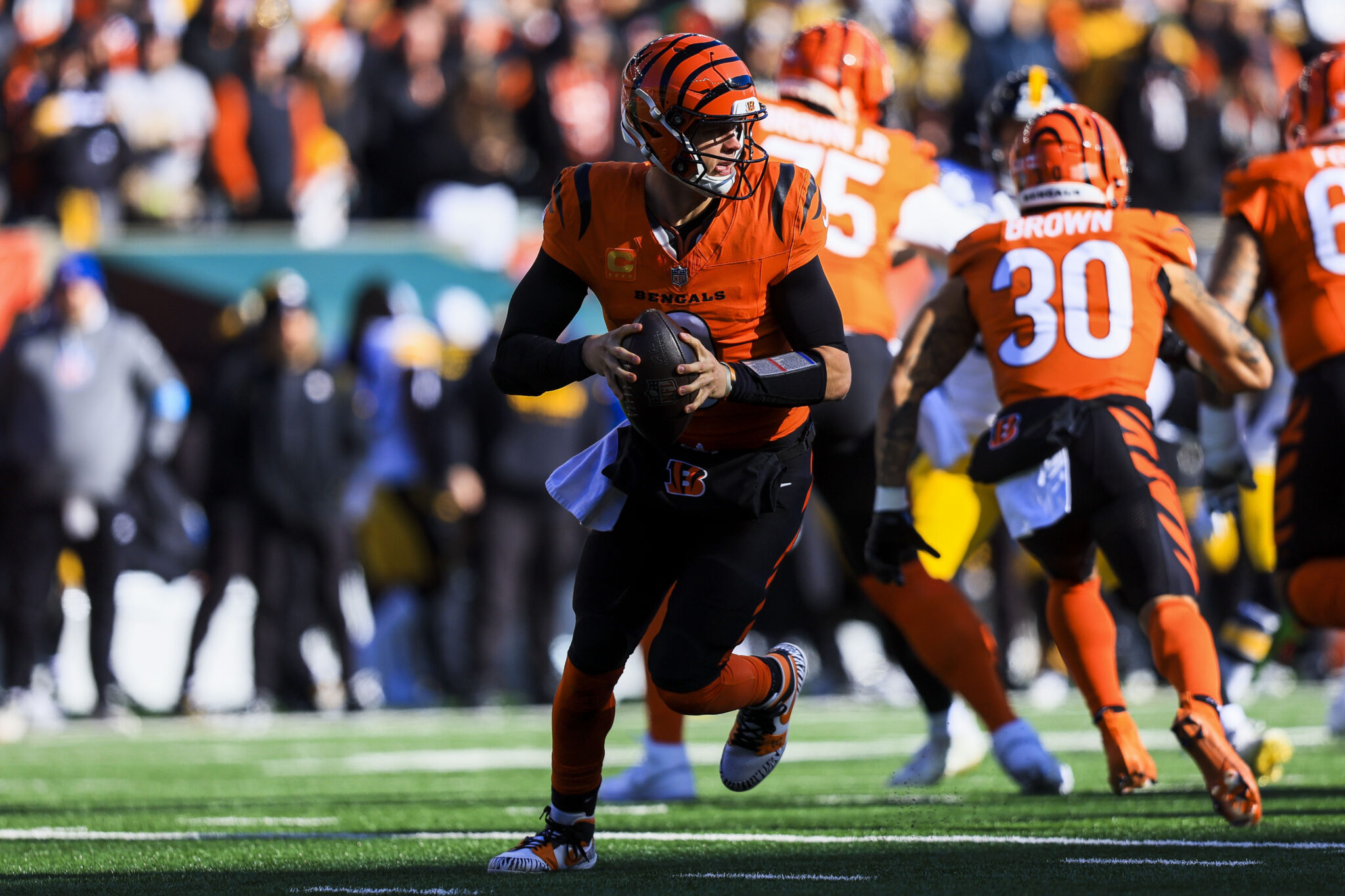 Joe Burrow throws ‘jump pass’ TD to Ja’Marr Chase - Saturday Down South